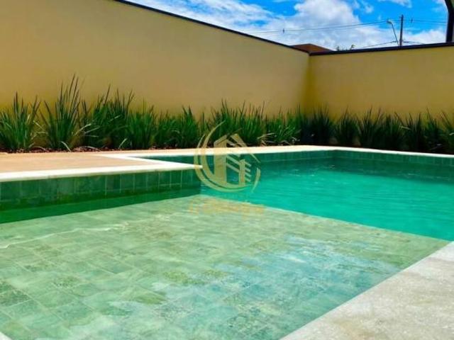 Sobrado a Venda em Condomínio, 3 Quartos, 3 Suítes, A/C 256m² A/T 300m2