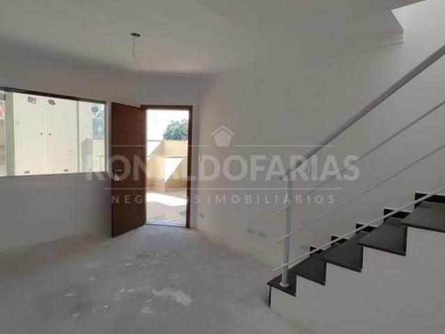 Sobrado a venda em condominio fechado com 03 dormitorios sendo 01 suite na regiao de Interlagos