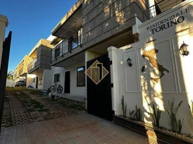 Sobrado à venda em condomínio fechado com 1 suíte + 2 quartos com 130m2