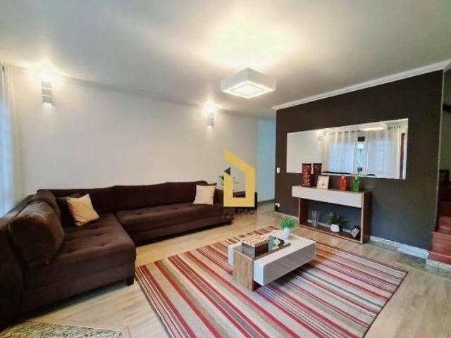 Sobrado à venda em condomínio fechado | 110m² | 3 dormitórios | 1 suíte | 2 vagas | Lazer completo |
