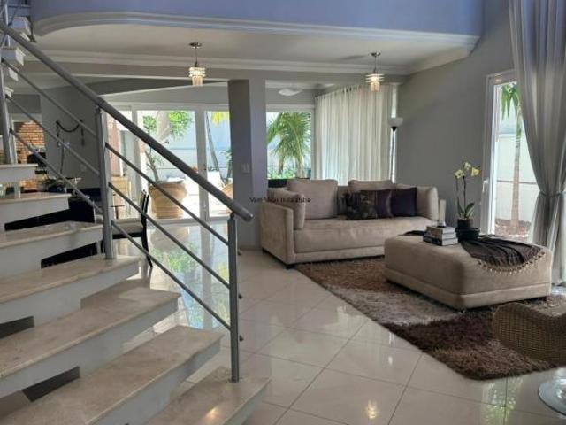 Sobrado à Venda em Condomínio Jardim Vila Paradiso Indaiatuba/SP 3 Quartos, 3 Suítes, 3 Salas