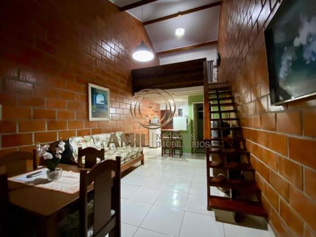 Sobrado a venda em condomínio / Martim de Sá / Piscina / 01 dormitório / 52m² de construção / Caragu