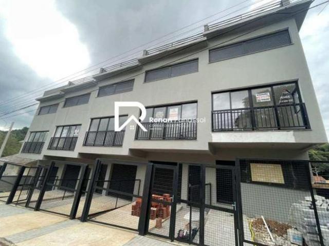 Sobrado à venda em Caxias do Sul, vinhedos, com 3 quartos, 131,16m²