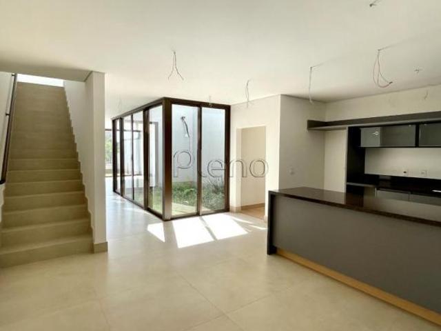 Sobrado à venda em Campinas, Bairro das Palmeiras, com 3 suítes, com 237 m², Bot