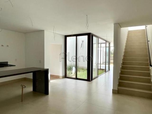 Sobrado à venda em Campinas, Bairro das Palmeiras, com 3 suítes, com 237 m², Bot
