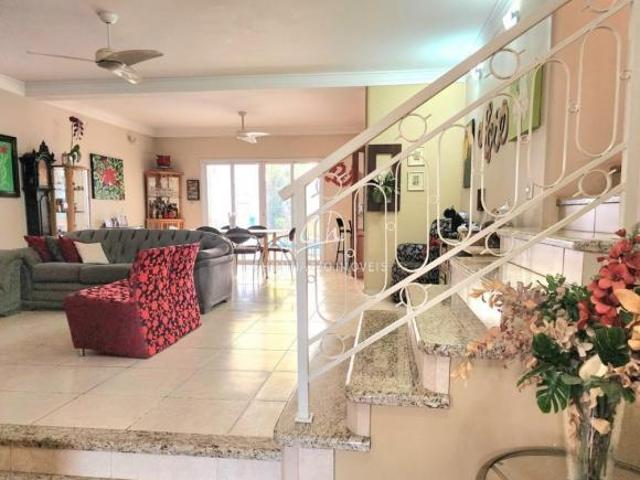 Sobrado à venda em Campinas, Bairro das Palmeiras, com 4 suítes, com 350 m², Palmeiras da Hípica