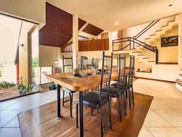 Sobrado à venda em Campinas, Jardim Madalena, com 5 quartos, com 388 m², Vila Verde