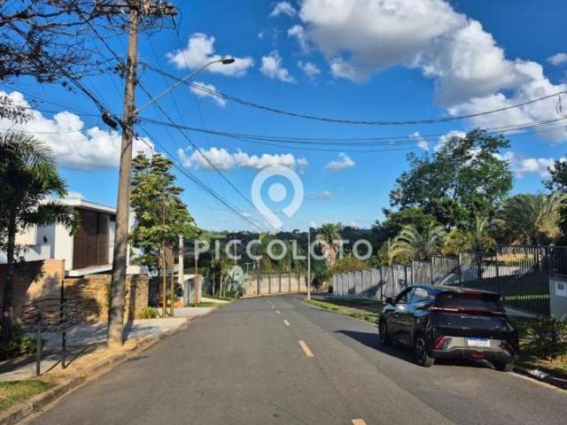 Sobrado à venda em Campinas, Loteamento Alphaville Campinas, com 2 suítes, com 225 m²