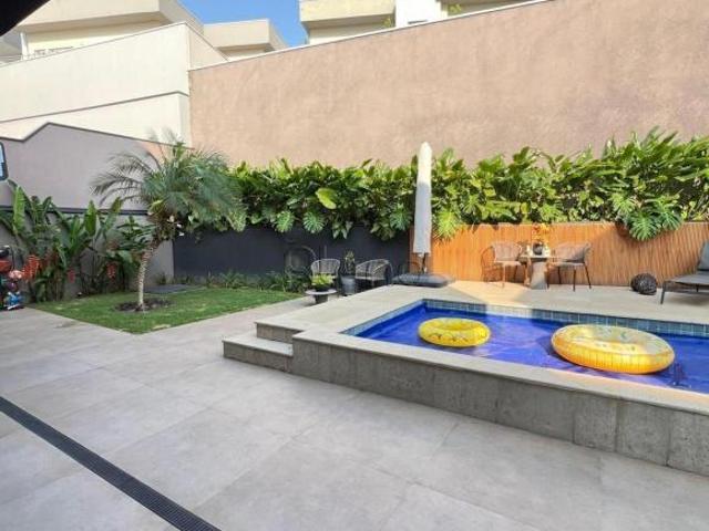 Sobrado à venda em Campinas, Loteamento Parque dos Alecrins, com 4 suítes, com 275 m²