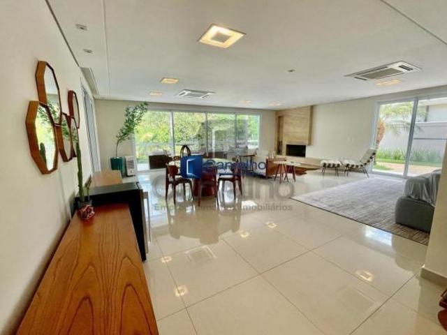 Sobrado à venda em Campinas, Loteamento Residencial Jaguari, com 4 suítes