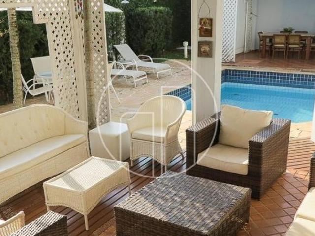 Sobrado à venda em Campinas, Sousas, com 4 suítes, com 440 m², Villaggio Lausanne