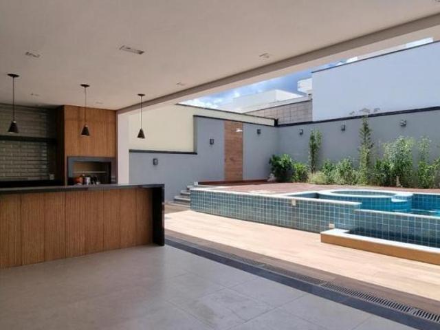 Sobrado à venda em Campinas, Swiss Park, com 3 suítes, com 347 m², Swiss Park Biel
