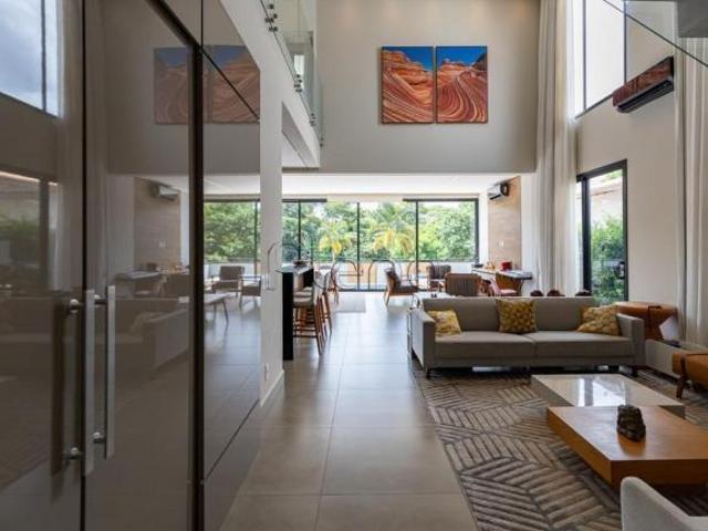 Sobrado à venda em Campinas, Swiss Park, com 4 suítes, com 324.92 m²