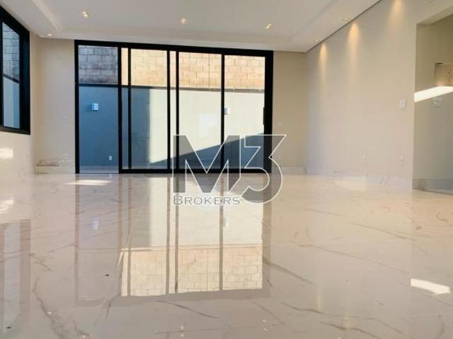 Sobrado à venda em Campinas, Vila dos Plátanos, com 3 suítes, com 295 m², Vila dos Plátanos