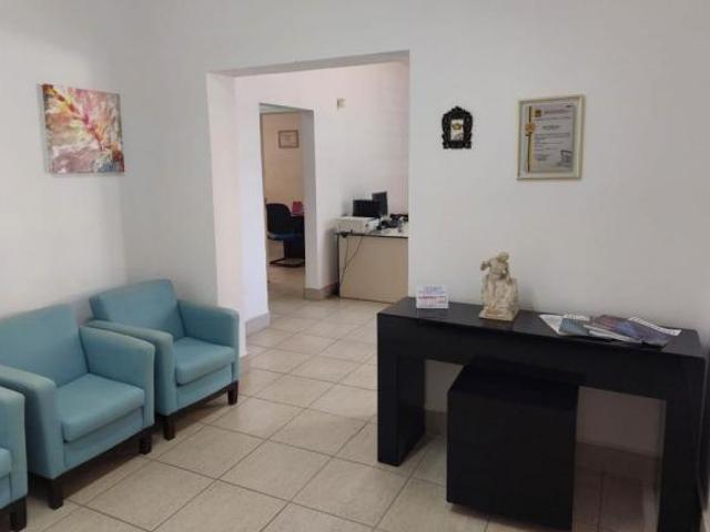 Sobrado à venda em Campinas, Vila Itapura, com 4 quartos, com 181.7 m²