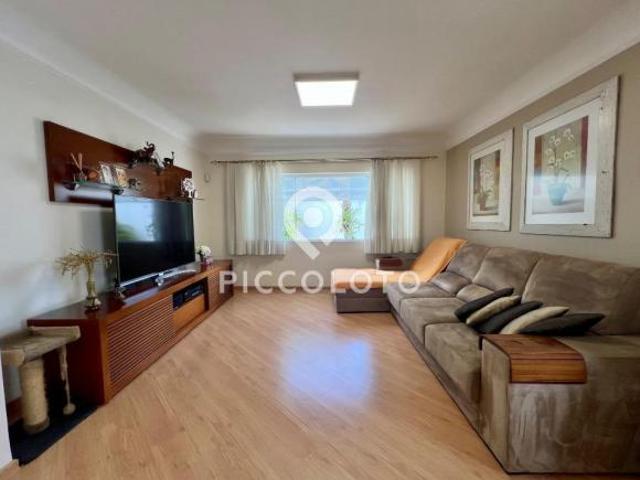 Sobrado à venda em Campinas, Vila Nogueira, com 4 quartos, com 292.49 m²