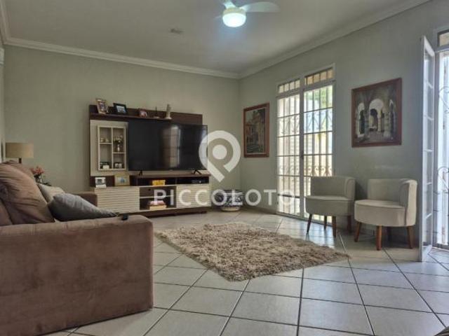 Sobrado à venda em Campinas, Vila Nogueira, com 5 quartos, com 249.25 m²