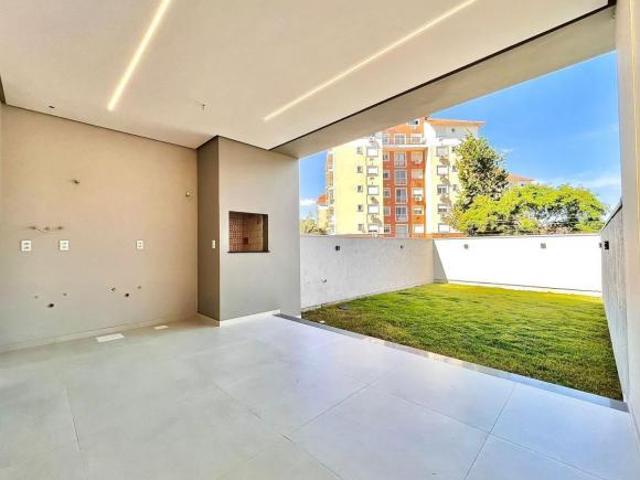 Sobrado à venda em Canoas, Bairro Igara 167.44m² Churrasqueira