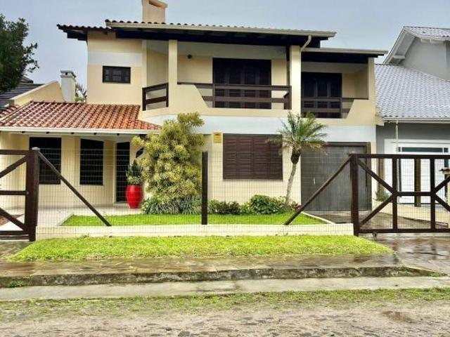Sobrado a venda em Capão Novo