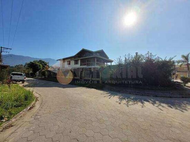 Sobrado à venda em Caraguatatuba, Capricórnio II, com 4 quartos, 437,04m²