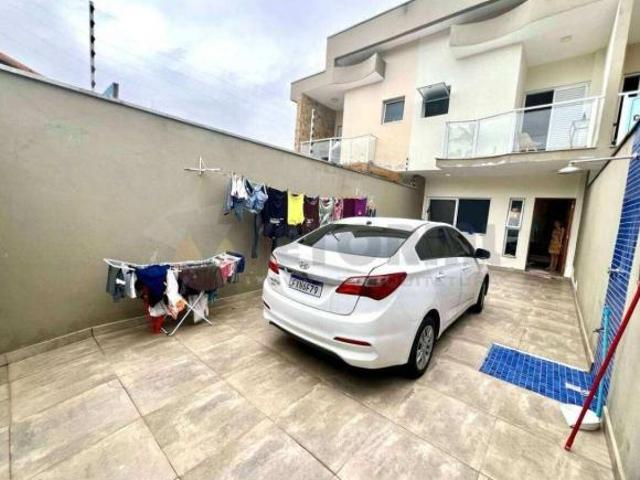 Sobrado à venda em Caraguatatuba, Jardim Arua, com 3 quartos, 128,78m²