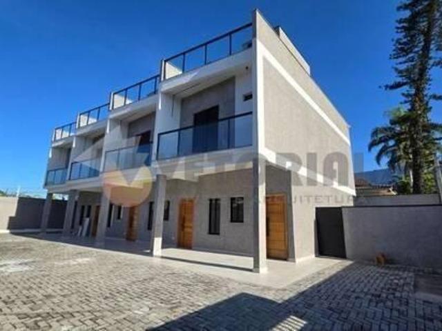 Sobrado à venda em Caraguatatuba, Jardim Mariella, com 2 quartos, 148m²