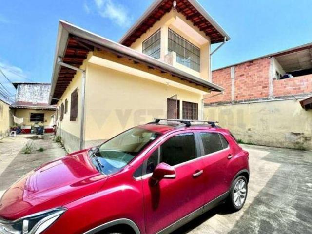 Sobrado à venda em Caraguatatuba, Jardim Tarumãs, com 6 quartos, 200m²