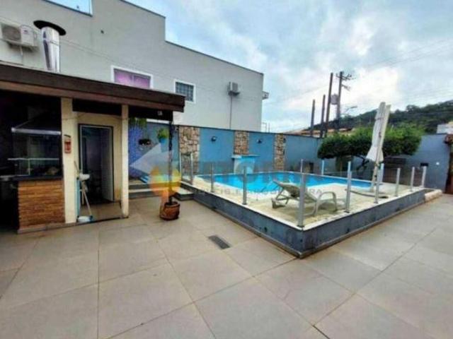 Sobrado à venda em Caraguatatuba, Martim de Sá, com 3 quartos, 244m²
