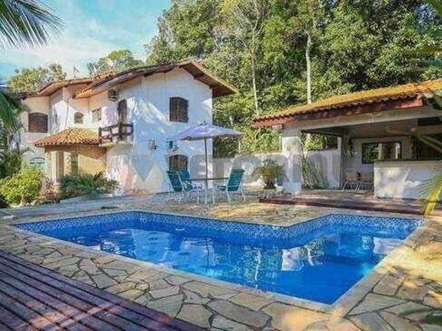 Sobrado à venda em Caraguatatuba, Massaguaçu, com 4 quartos, 255m²