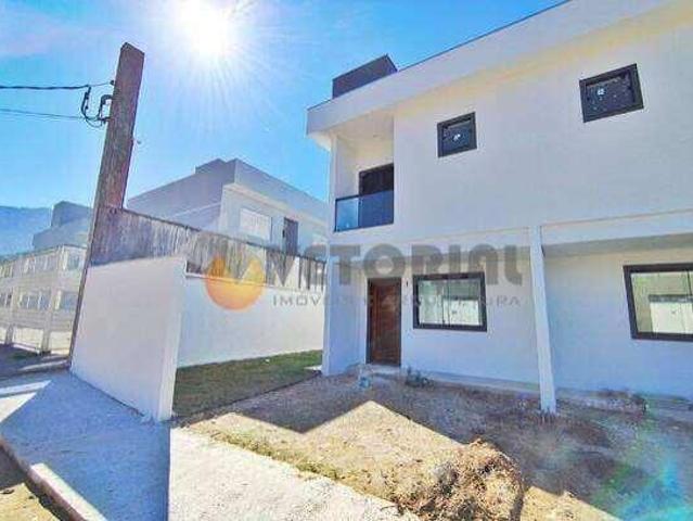 Sobrado à venda em Caraguatatuba, Massaguaçu, com 2 quartos, 70,00m²