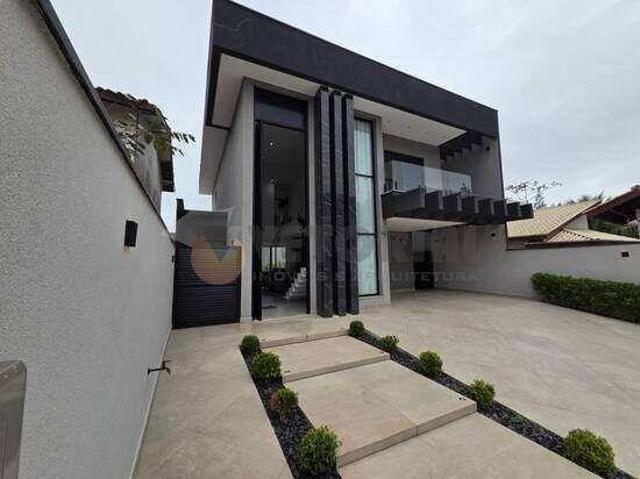 Sobrado à venda em Caraguatatuba, MASSAGUAÇU, com 3 quartos, 288m²