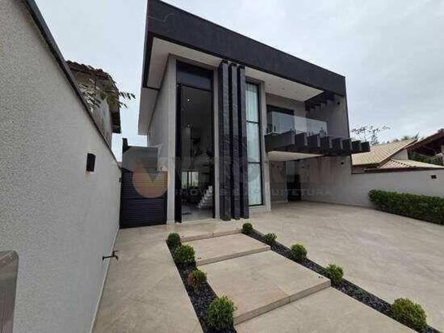 Sobrado à venda em Caraguatatuba, MASSAGUAÇU, com 3 quartos, 288m²