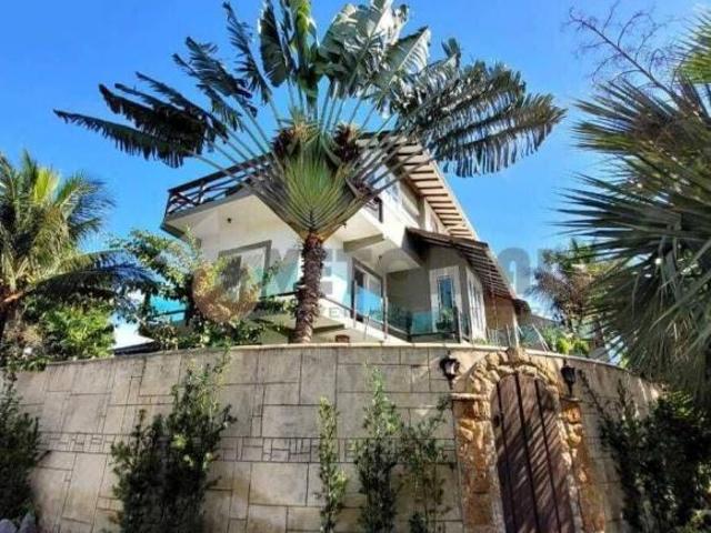 Sobrado à venda em Caraguatatuba, Pontal de Santa Marina, com 4 quartos, 306m²