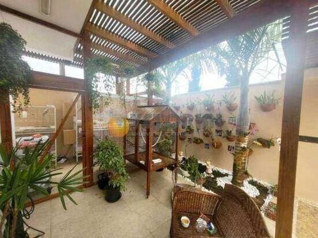 Sobrado à venda em Caraguatatuba, Pontal de Santa Marina, com 5 quartos, 406m²