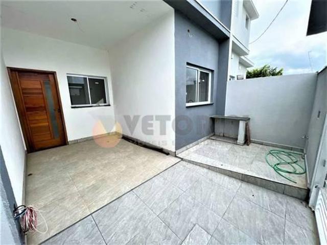 Sobrado à venda em Caraguatatuba, Pontal de Santa Marina, com 2 quartos, 72m²
