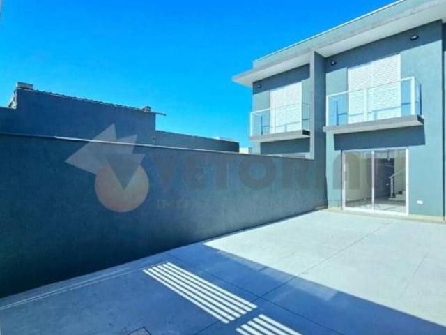 Sobrado à venda em Caraguatatuba, Pontal de Santa Marina, com 2 quartos, 75m²