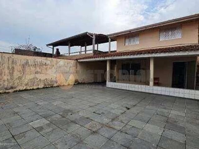Sobrado à venda em Caraguatatuba, Poiares, com 5 quartos, 250m²