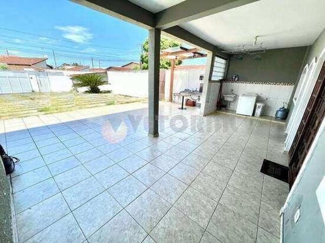 Sobrado à venda em Caraguatatuba, Poiares, com 3 quartos, 148m²