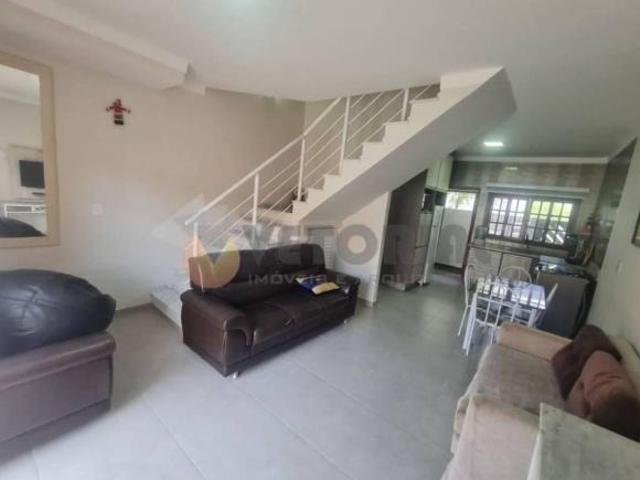 Sobrado à venda em Caraguatatuba, Prainha, com 2 quartos, 86m²