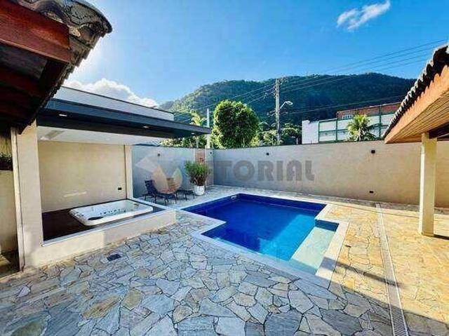 Sobrado à venda em Caraguatatuba, Sumaré, com 3 quartos, 342m²