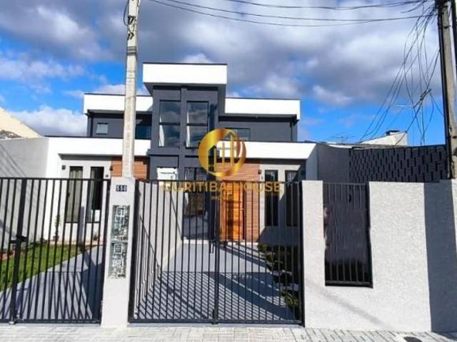 Sobrado à Venda em Curitiba  3 Suítes e 2 Vagas de Garagem