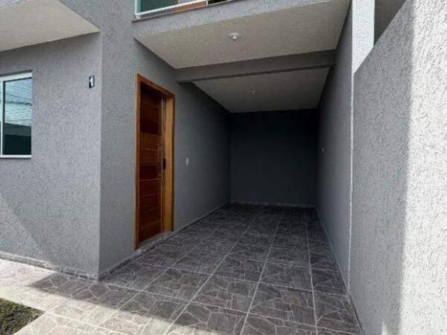 Sobrado à Venda em Curitiba, bairro Campo de Santana