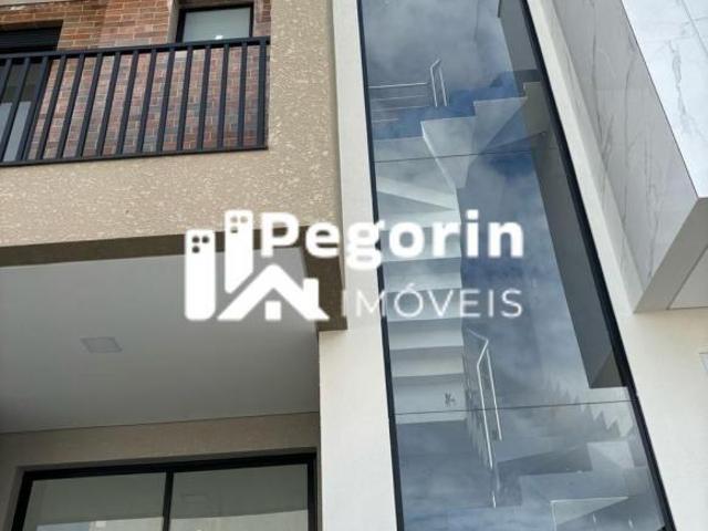 Sobrado à venda em Curitiba, Pinheirinho, com 3 quartos, 217,00m²