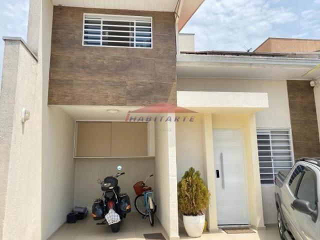 Sobrado à venda em Curitiba PR, Cajuru: 3 quartos, sendo 2 suítes, 2 salas, 3 banheiros, 2 vagas, 14