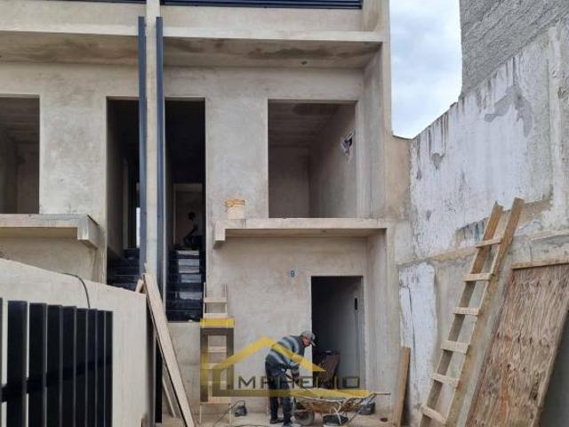 Sobrado à venda em Curitiba PR, bairro Tatuquara: 2 quartos, 1 sala, 2 banheiros, garagem e 70 m² de