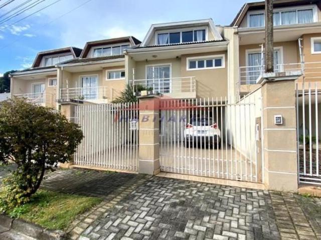 Sobrado à venda em Curitiba PR, bairro Uberaba: 3 quartos, sendo 1 suíte, 4 banheiros, 176,44 m² de
