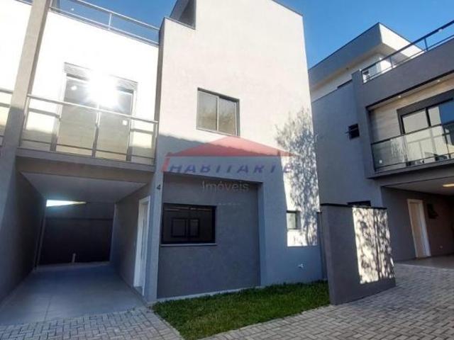 Sobrado à venda em Curitiba PR, bairro Uberaba: 3 quartos, 1 suíte, 2 salas, 1 banheiro, 2 vagas de