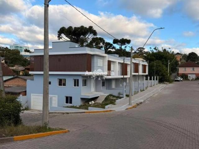 Sobrado à venda em Ana Rech
