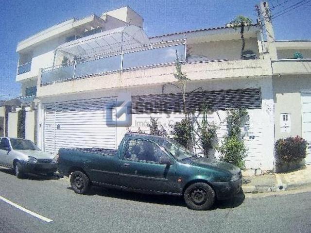 Sobrado à venda em Anchieta, São Bernardo do Campo – 4 suítes, 6 vagas