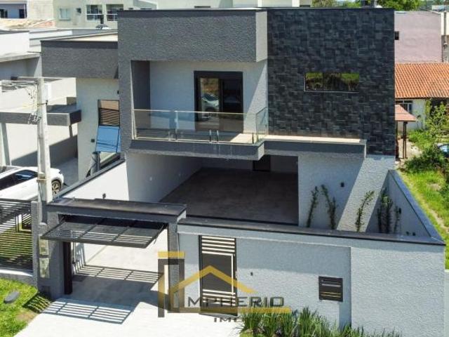Sobrado à venda em Araucária PR, bairro Iguaçu: 3 quartos, 1 suíte, 1 sala, 3 banheiros, 4 vagas de